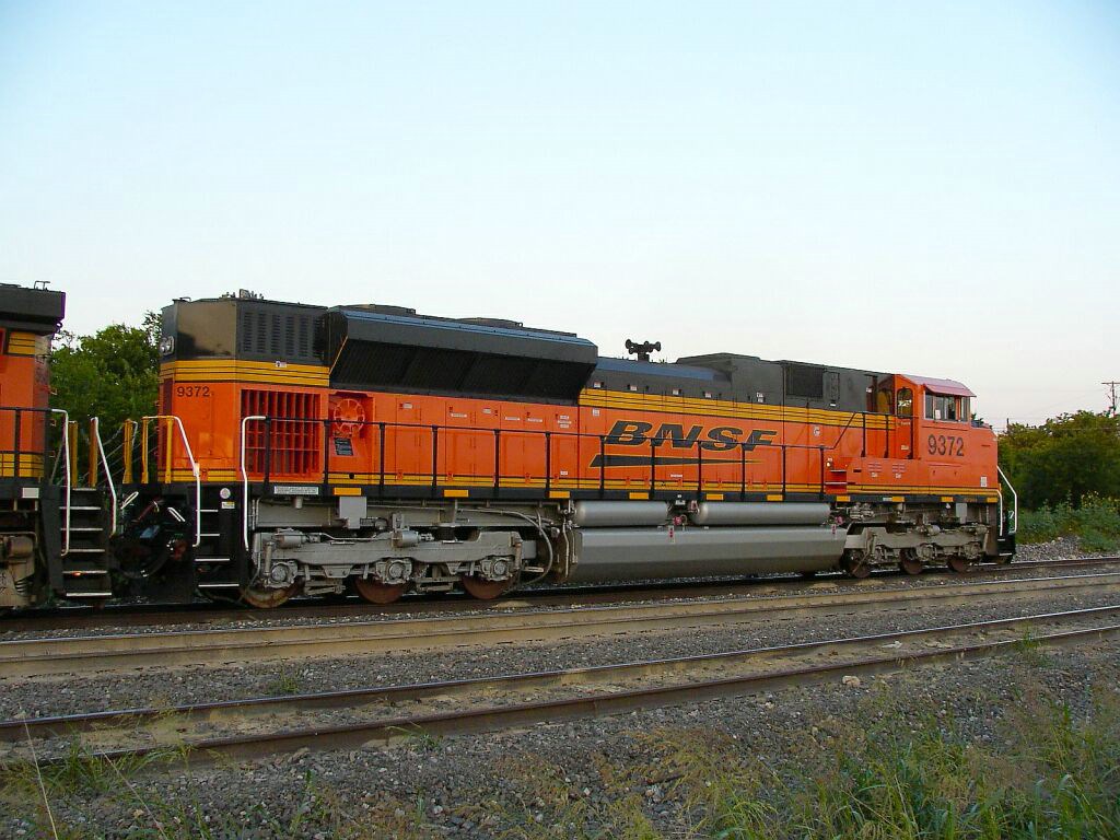 BNSF 9372
